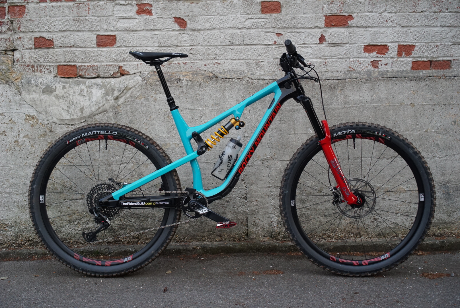 Rocky Mountain Instinct BC Custom with Ohlins TTX 22M - The Riders ...