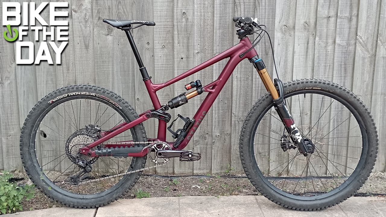 Specialized Status 160 - AgrAde's Bike Check - Vital MTB