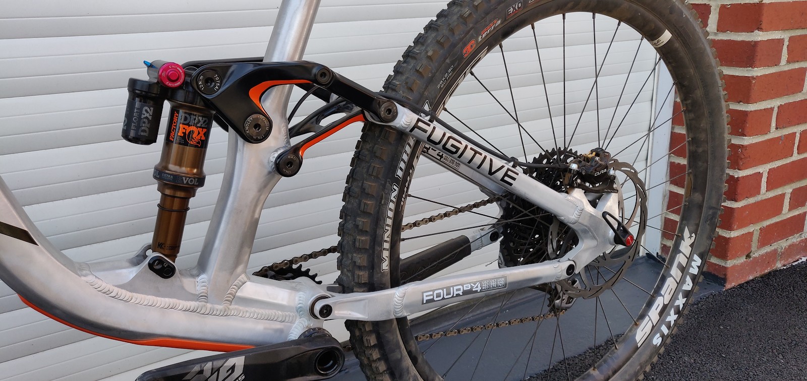 Knolly Fugitive LT 2019 - Voxran's Bike Check - Vital MTB