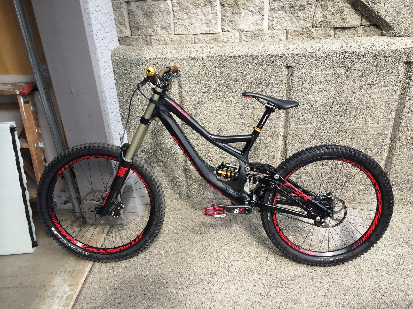 Specialized Demo 8 II - Liam_Sullivan's Bike Check - Vital MTB