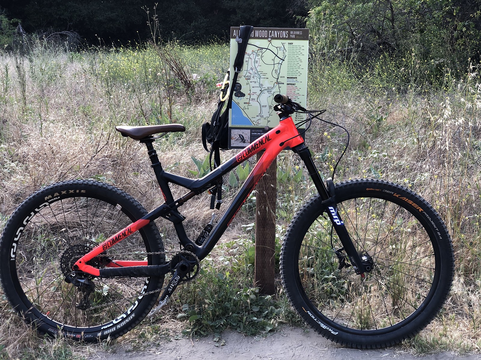 2016 Commencal Meta AM V4 Race - jimmy chu's Bike Check - Vital MTB