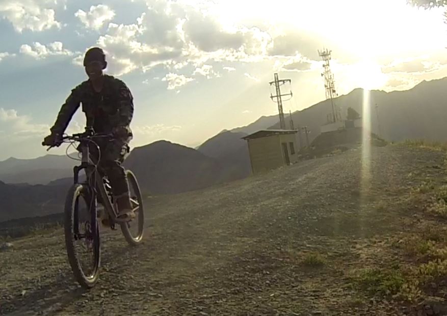 Afghan soldier testing my bike out - MWasson - Mountain Biking Pictures ...