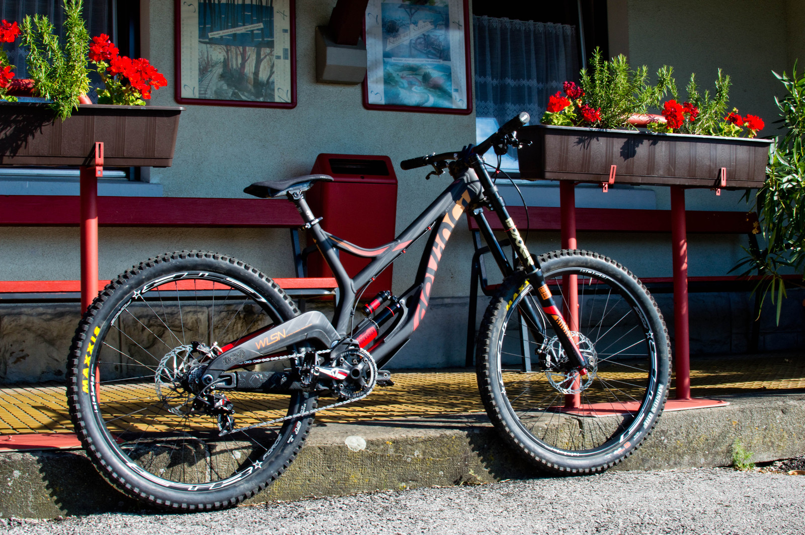 Devinci Wilson 650B ....Frame by Trailhouse :) Hope Build - dertetris's ...