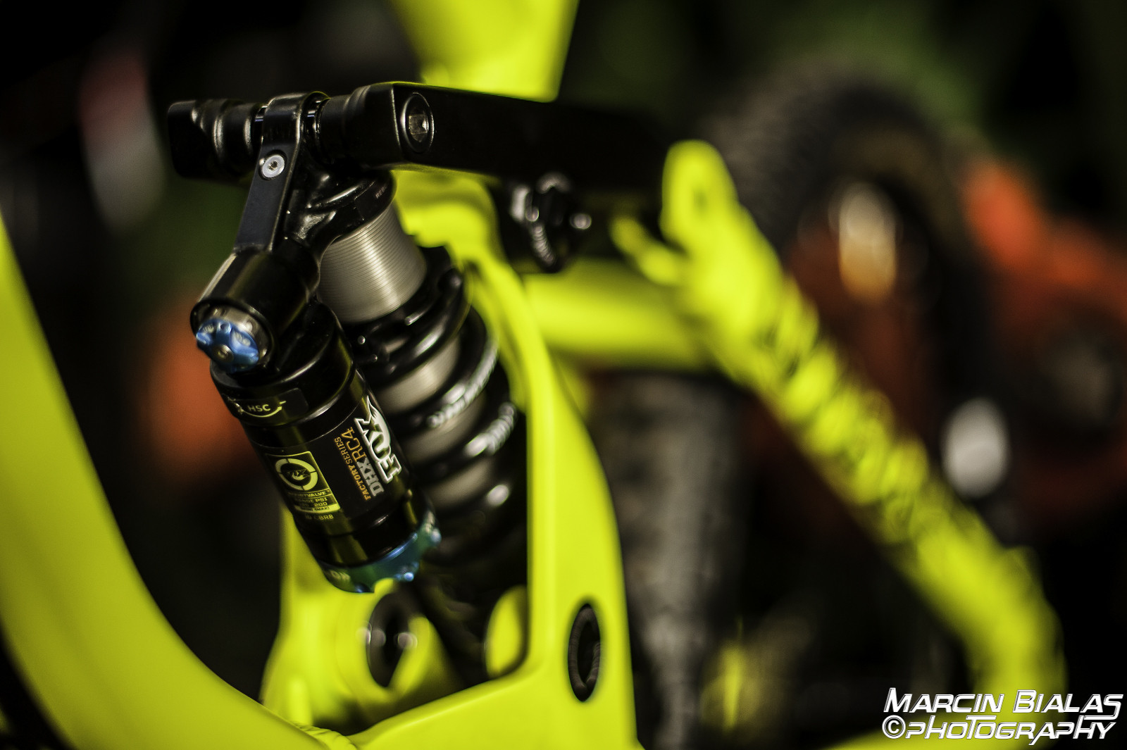 Commencal Supreme DH V3 2015 Yellow NEON latest Build - Photos by ...