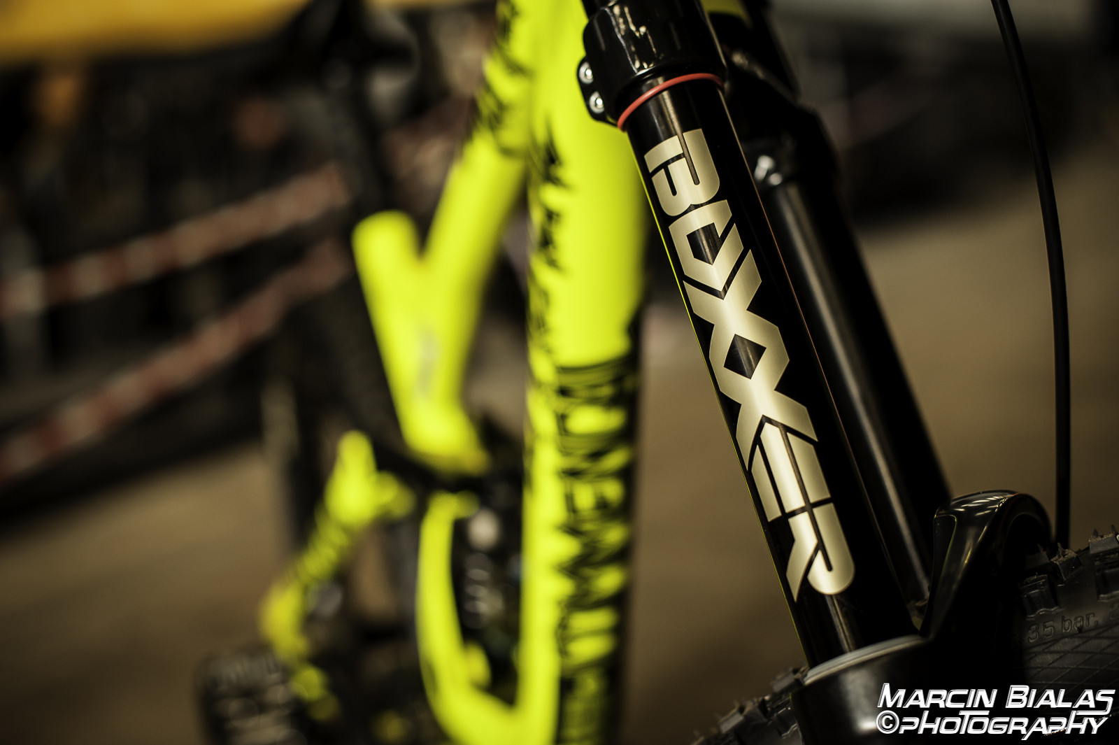 Commencal Supreme DH V3 2015 Yellow NEON latest Build - Photos by ...