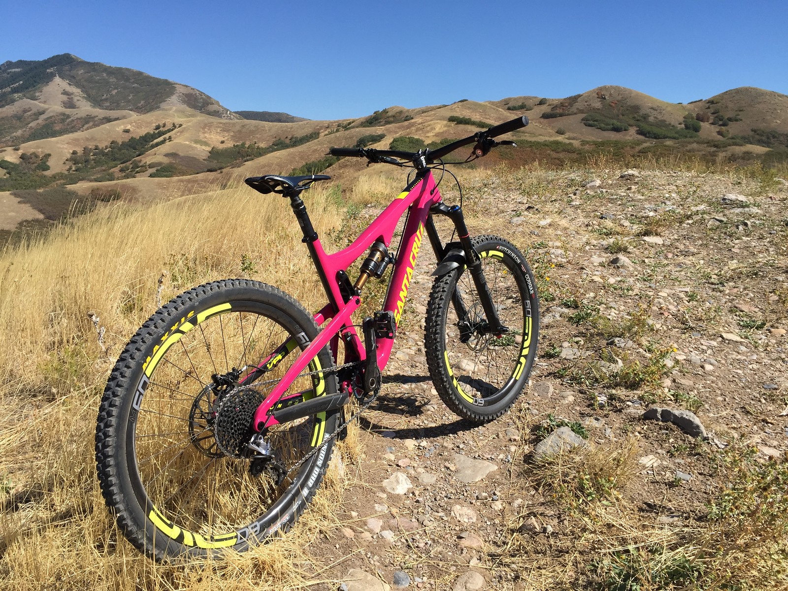 Pink bike 2016 Bronson 2 - lcbogey's Bike Check - Vital MTB