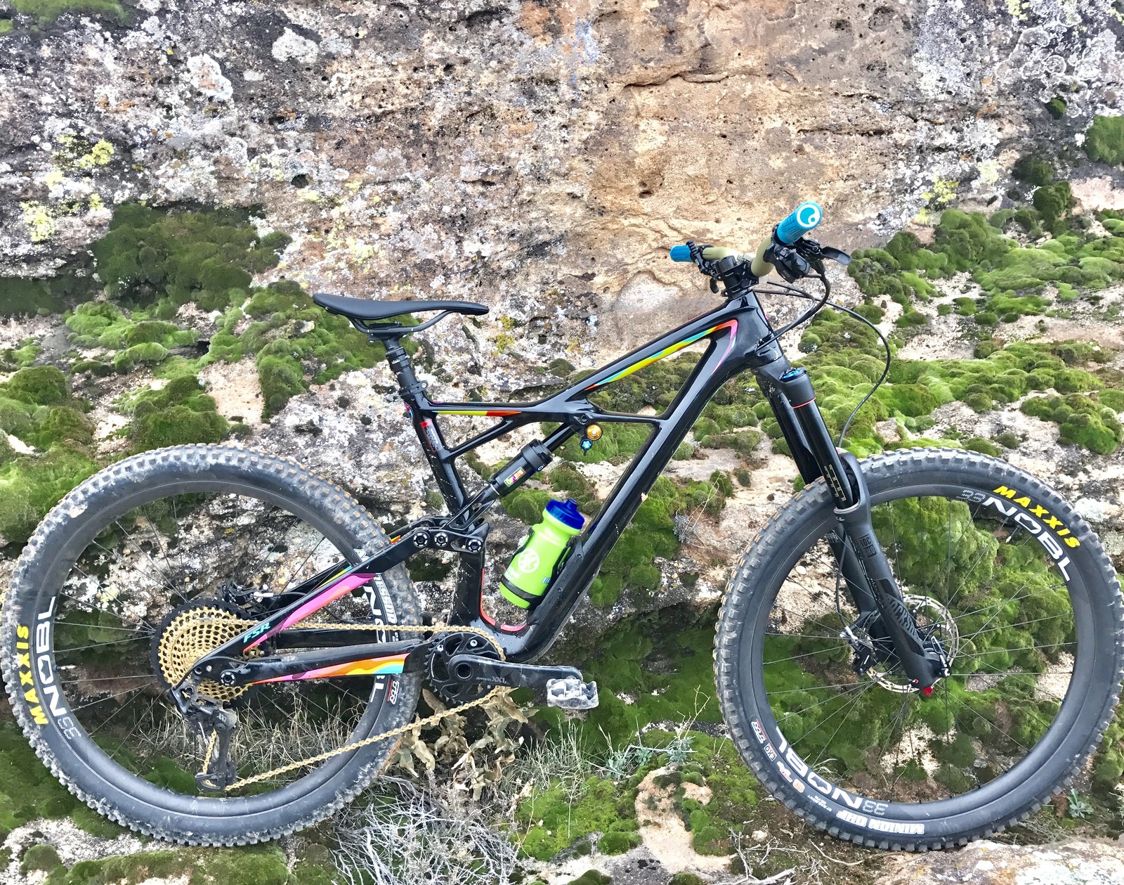 Skittles S-Works Enduro 650b - lcbogey's Bike Check - Vital MTB