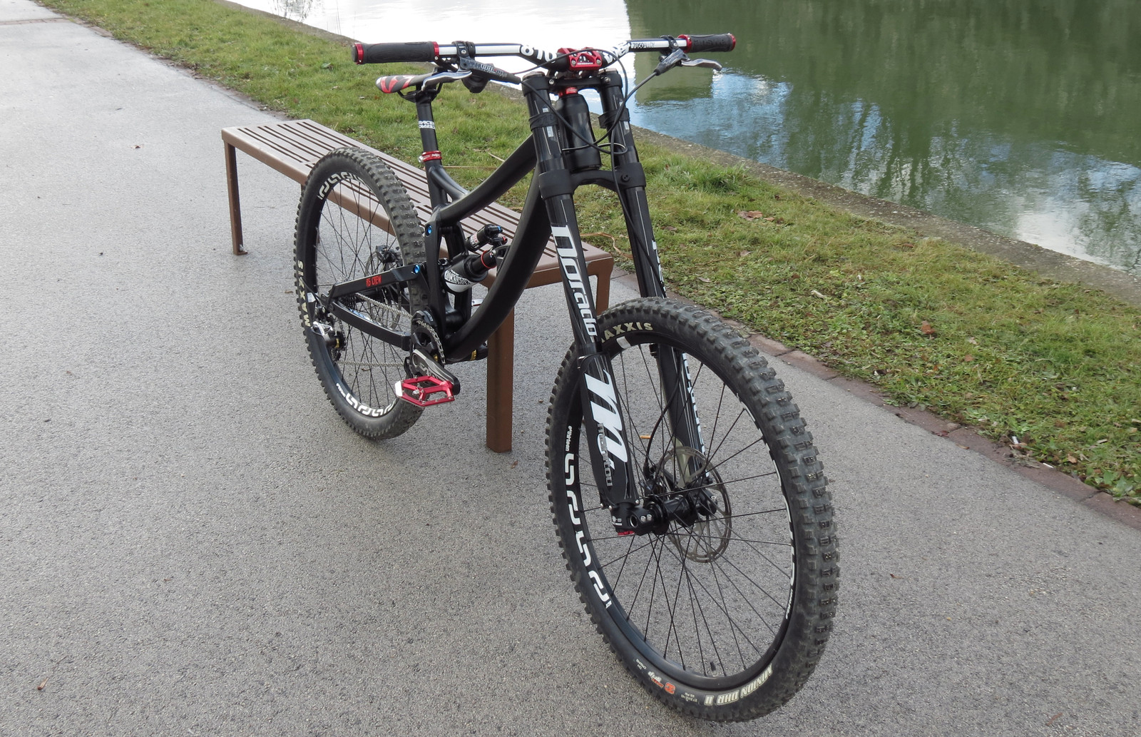 Transition TR500 - RScrew Edition - RScrew's Bike Check - Vital MTB