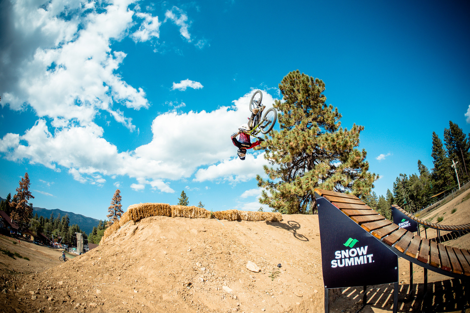 Backflip Snow Summit - entronke - Mountain Biking Pictures - Vital MTB