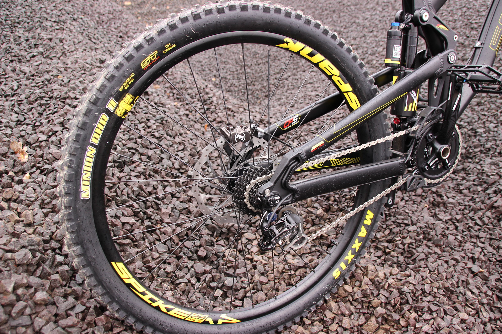 Solid Strike Custom 2015 - BW - Custombikes's Bike Check - Vital MTB