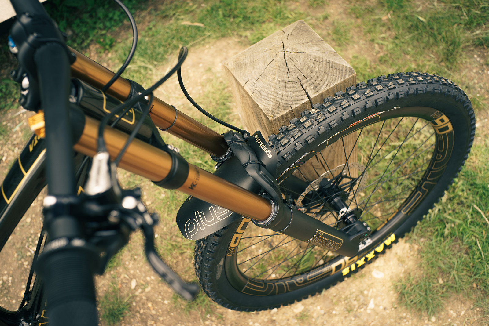 Santa Cruz V10 - BRINK's Bike Check - Vital MTB