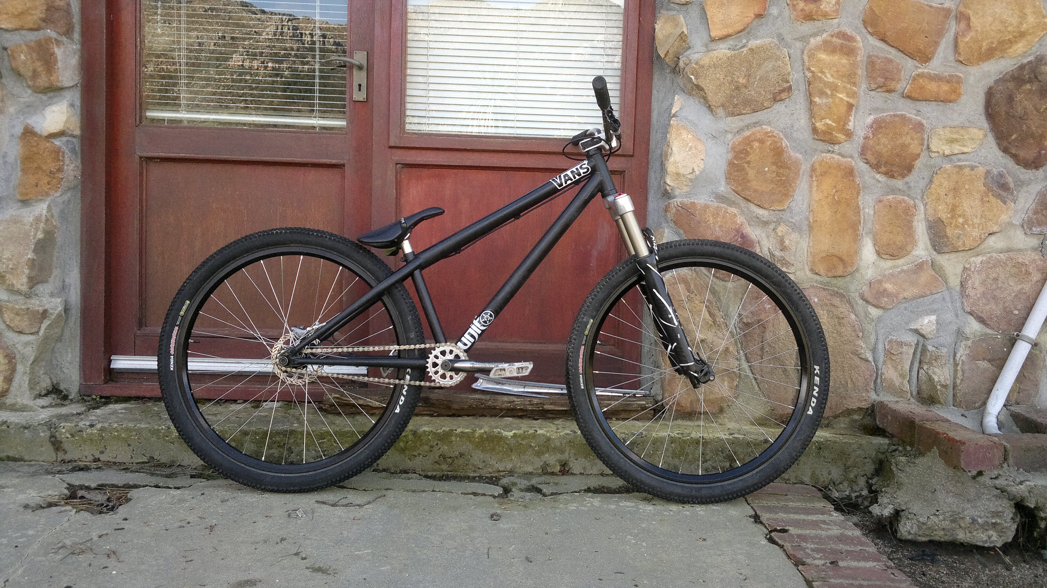 CandyMuffin's Mob - CandyMuffin's Bike Check - Vital MTB