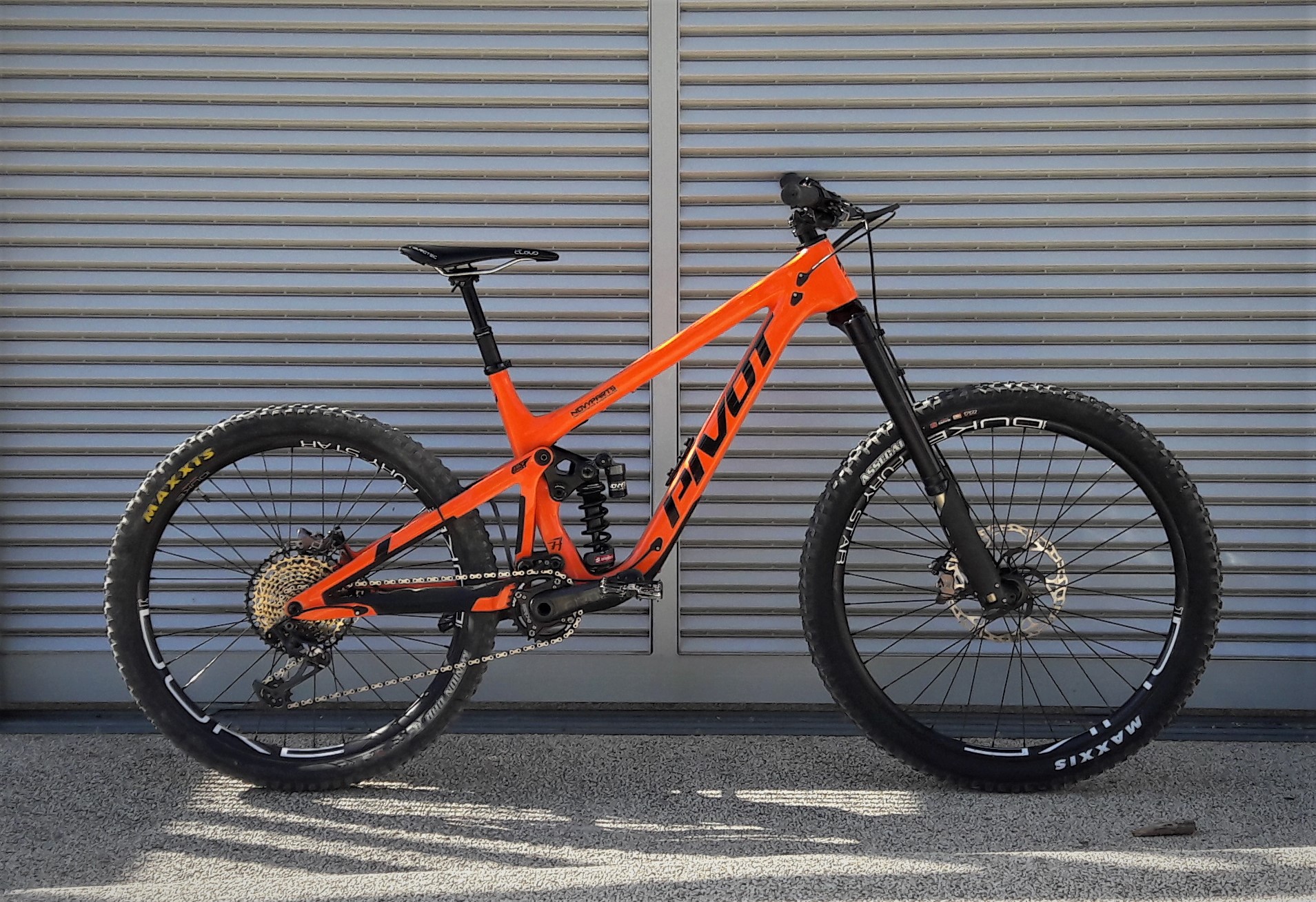Pivot Firebird mullet - dom's Bike Check - Vital MTB