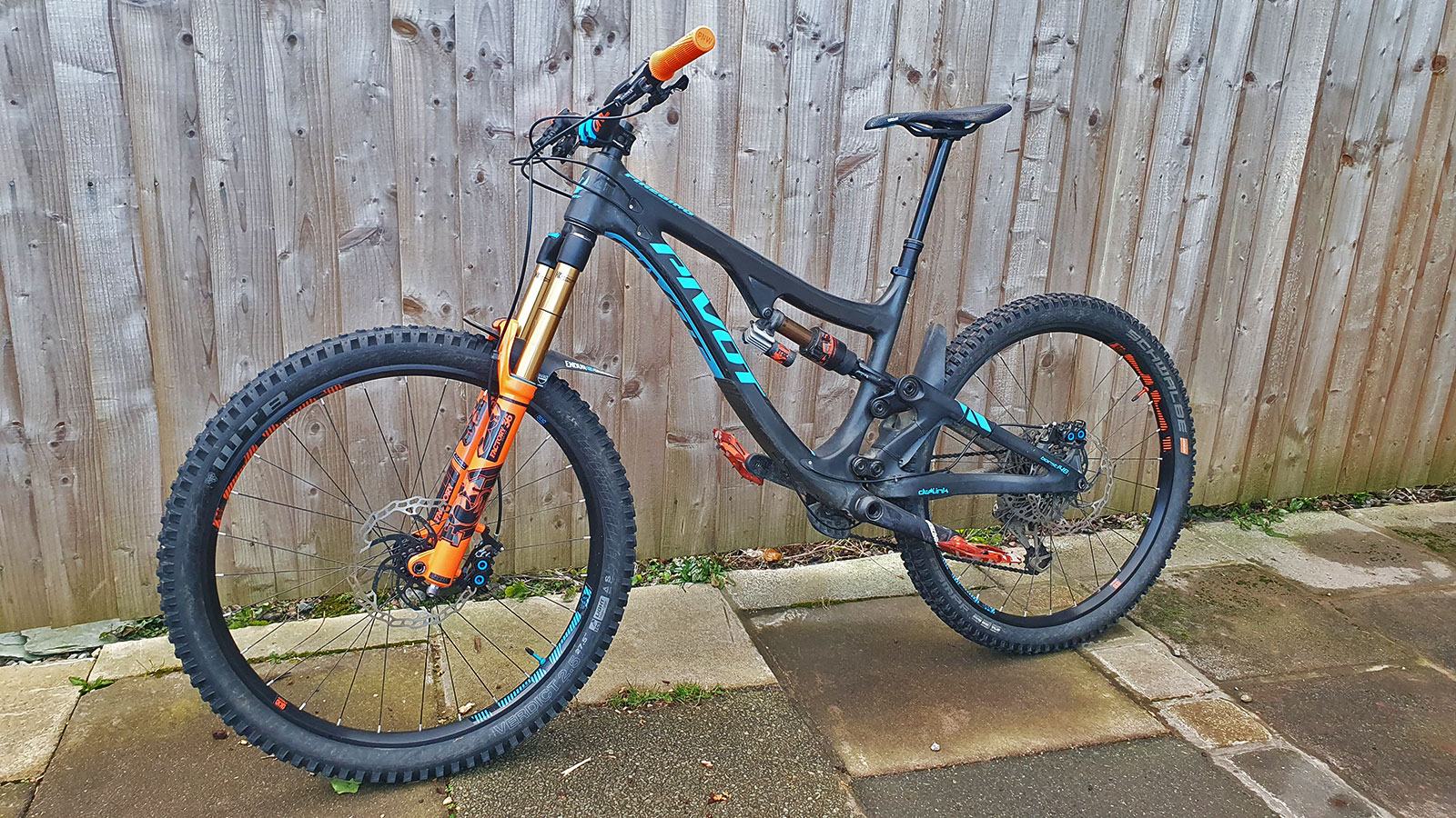 Pivot Firebird 2017 Custom Build - Basher's Bike Check - Vital MTB