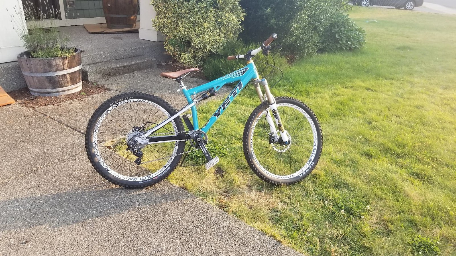 Yeti 4x special projects - NHtoWA421's Bike Check - Vital MTB