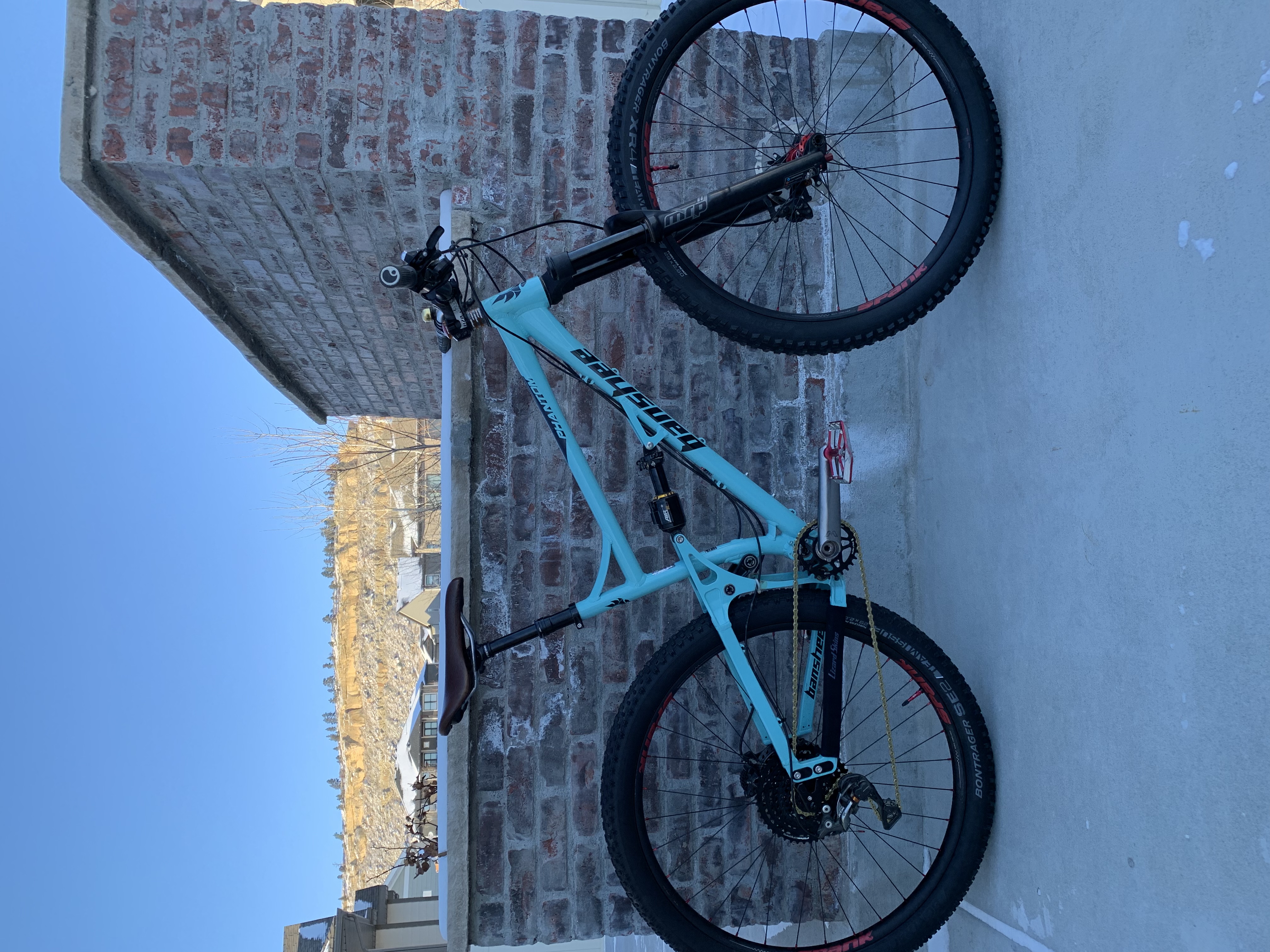 V1 Banshee Phantom - RBWebb's Bike Check - Vital MTB