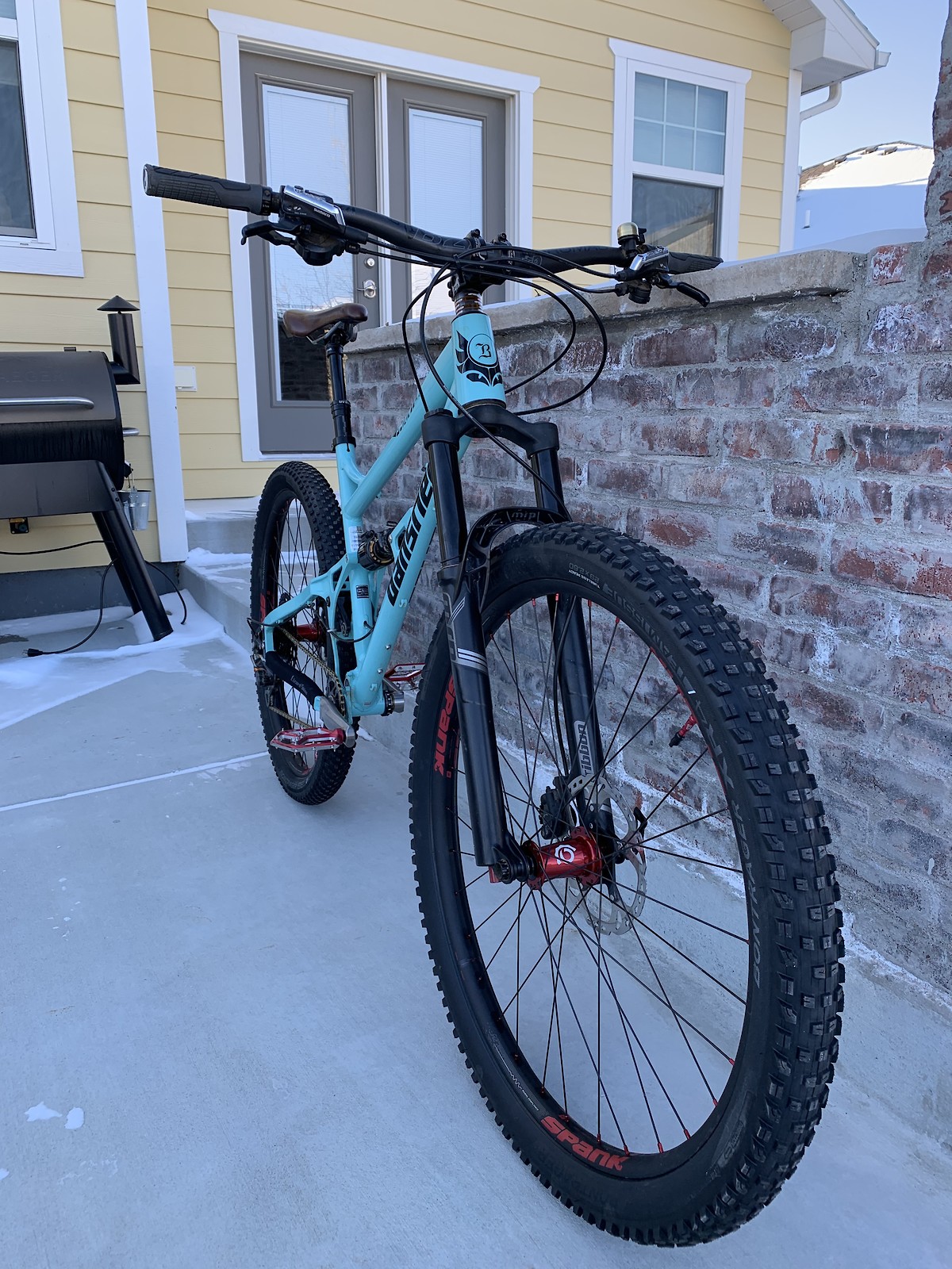 V1 Banshee Phantom - RBWebb's Bike Check - Vital MTB