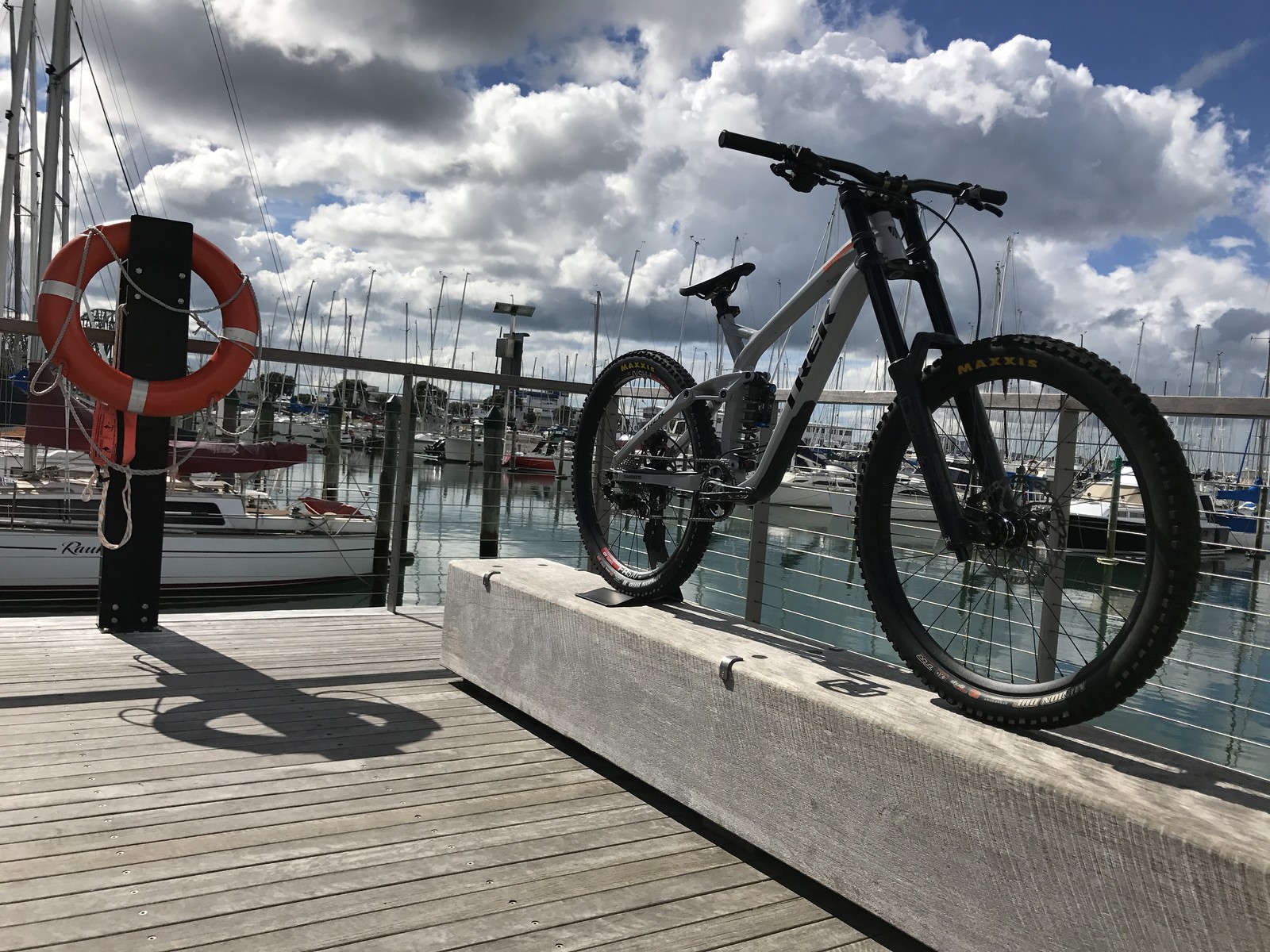 Trek session 'fighter jet' grey - full ground up rebuild - @_lieutenant ...