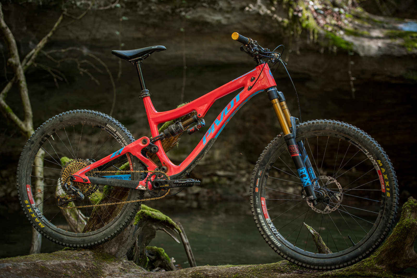 Pivot Firebird XX1 Eagle - The Factory Bike Shop's Bike Check - Vital MTB