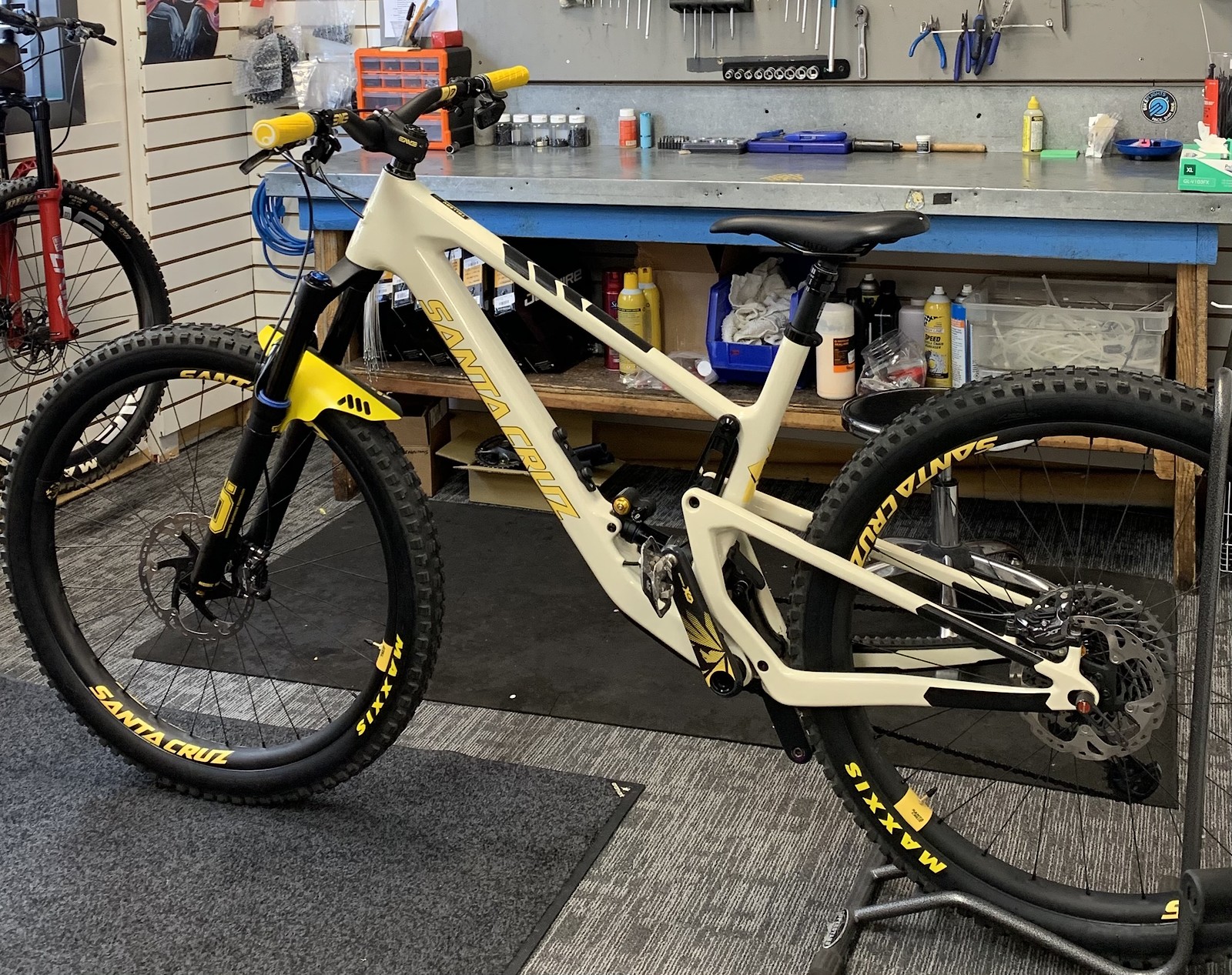 Santa Cruz Tallboy LT (Ohlins, Cascade Components) - cblesius's Bike ...