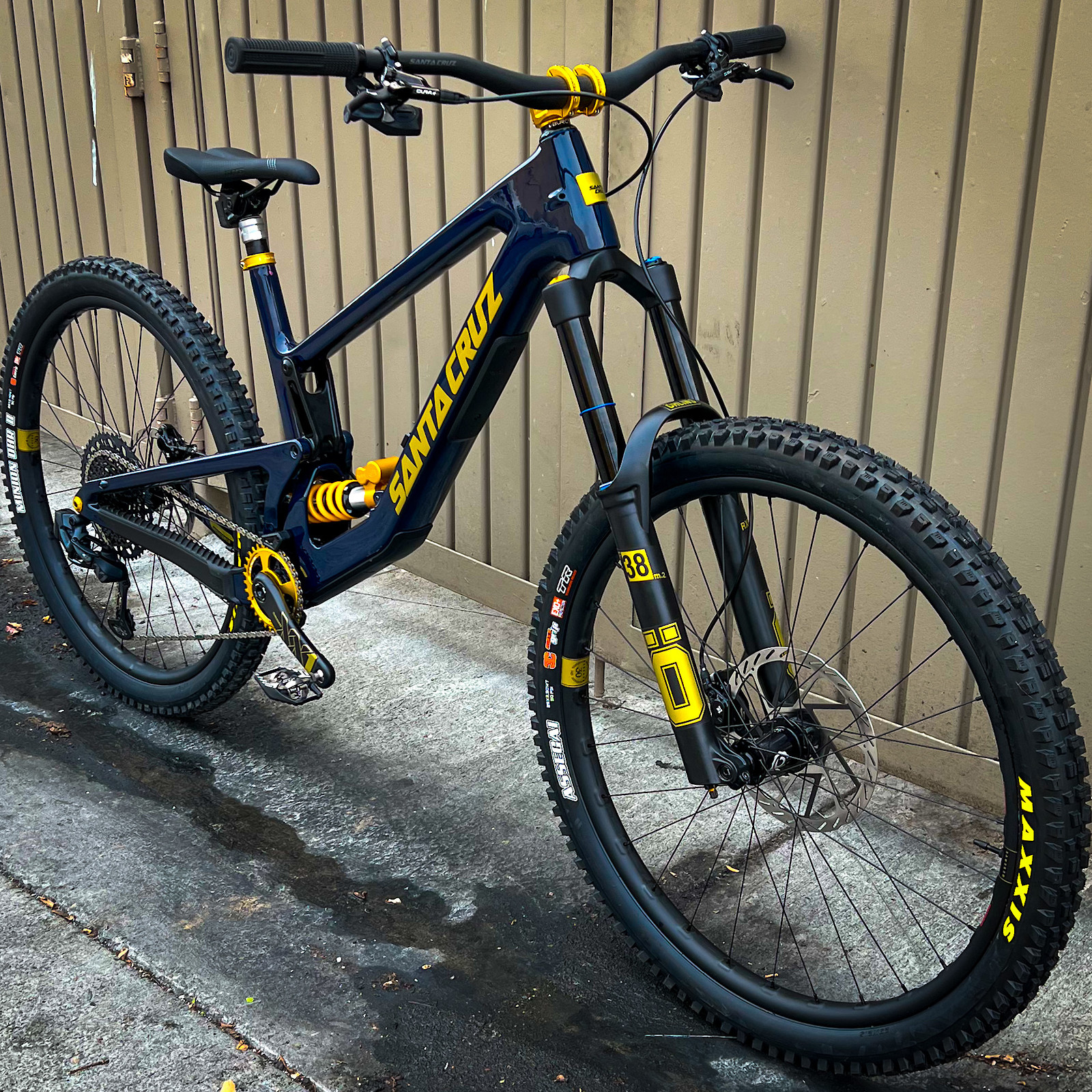 Burgtec, Ohlins Megatower 2 - cblesius's Bike Check - Vital MTB
