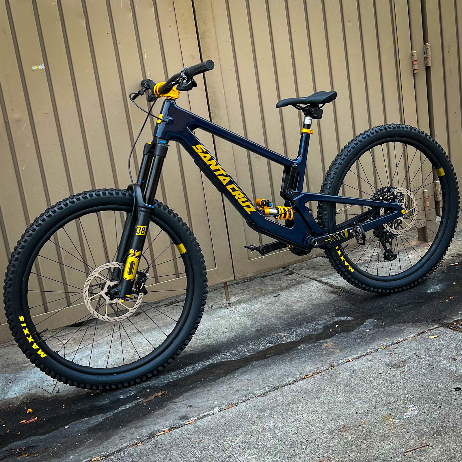 Burgtec, Ohlins Megatower 2 - cblesius's Bike Check - Vital MTB