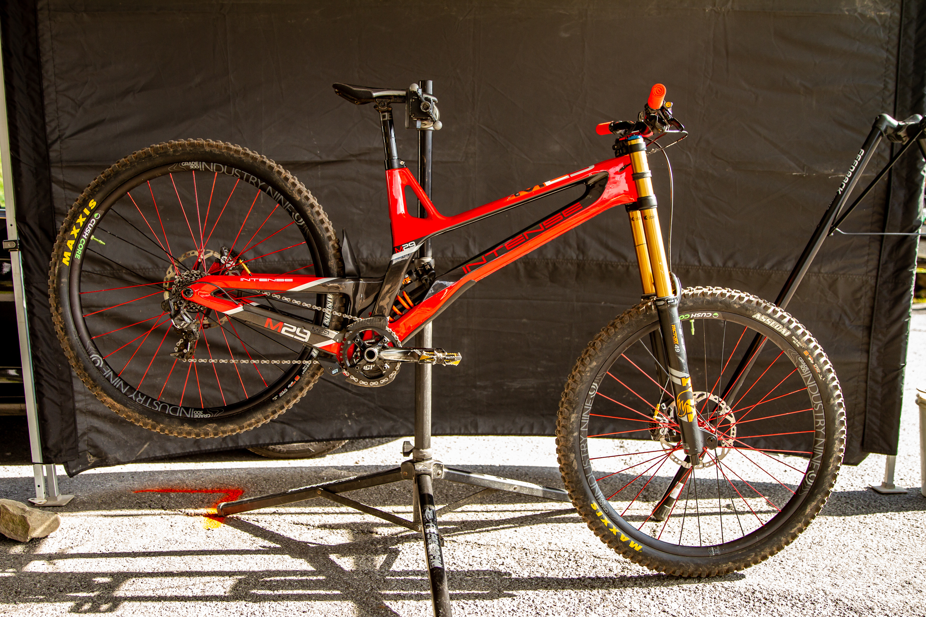 Steve Estabrook's Intense M29 - JackRice - Mountain Biking Pictures ...
