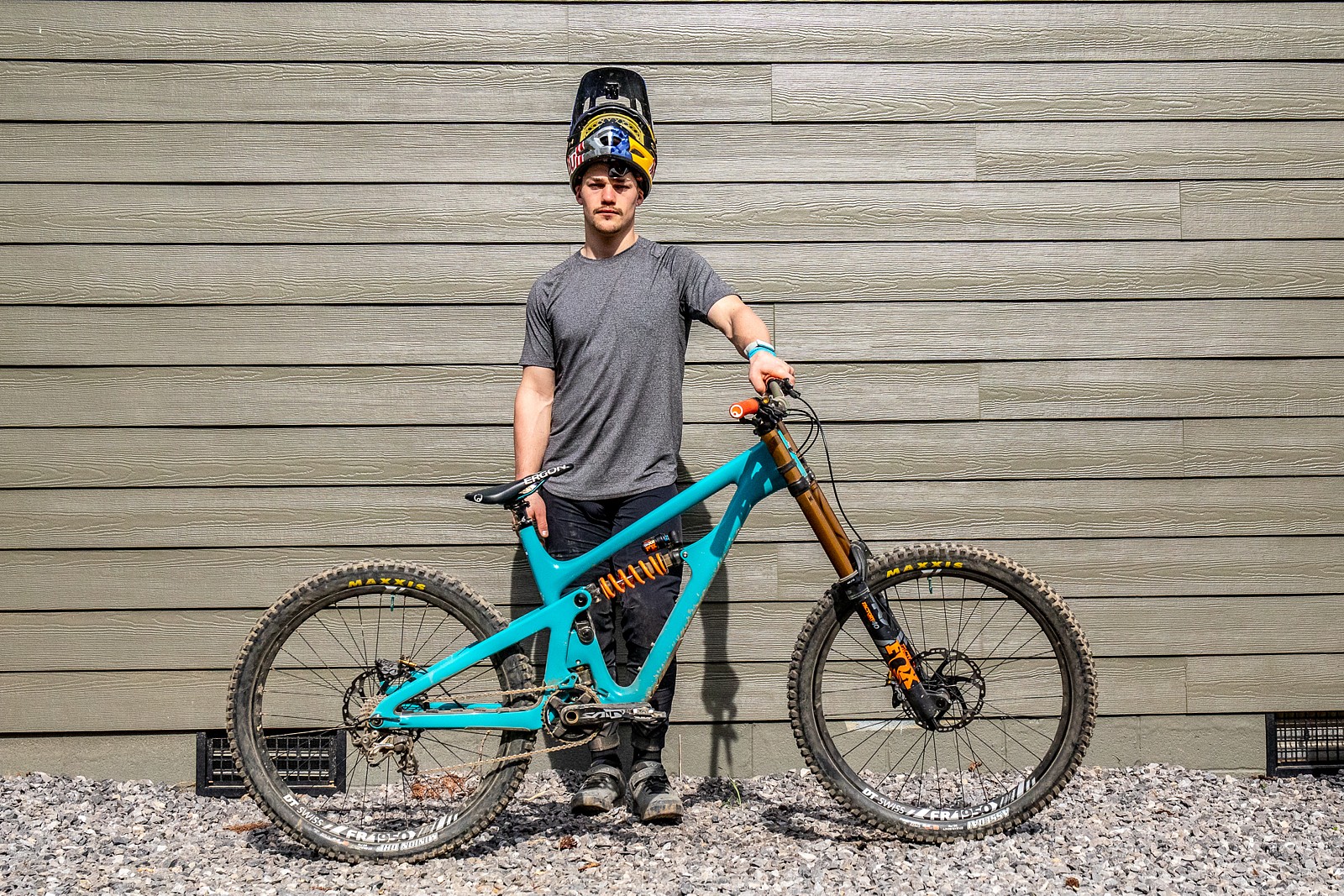 Richie Rude's Yeti SB165 Set Up for DH with FOX 40 Dual-Crown ...