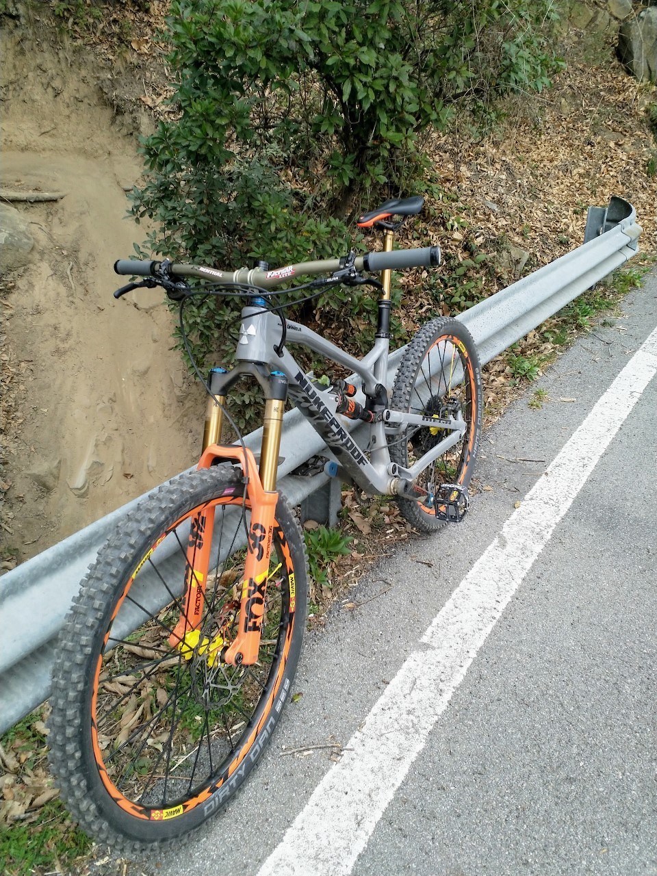 nukeproof mega carbon 275 - berserk's Bike Check - Vital MTB