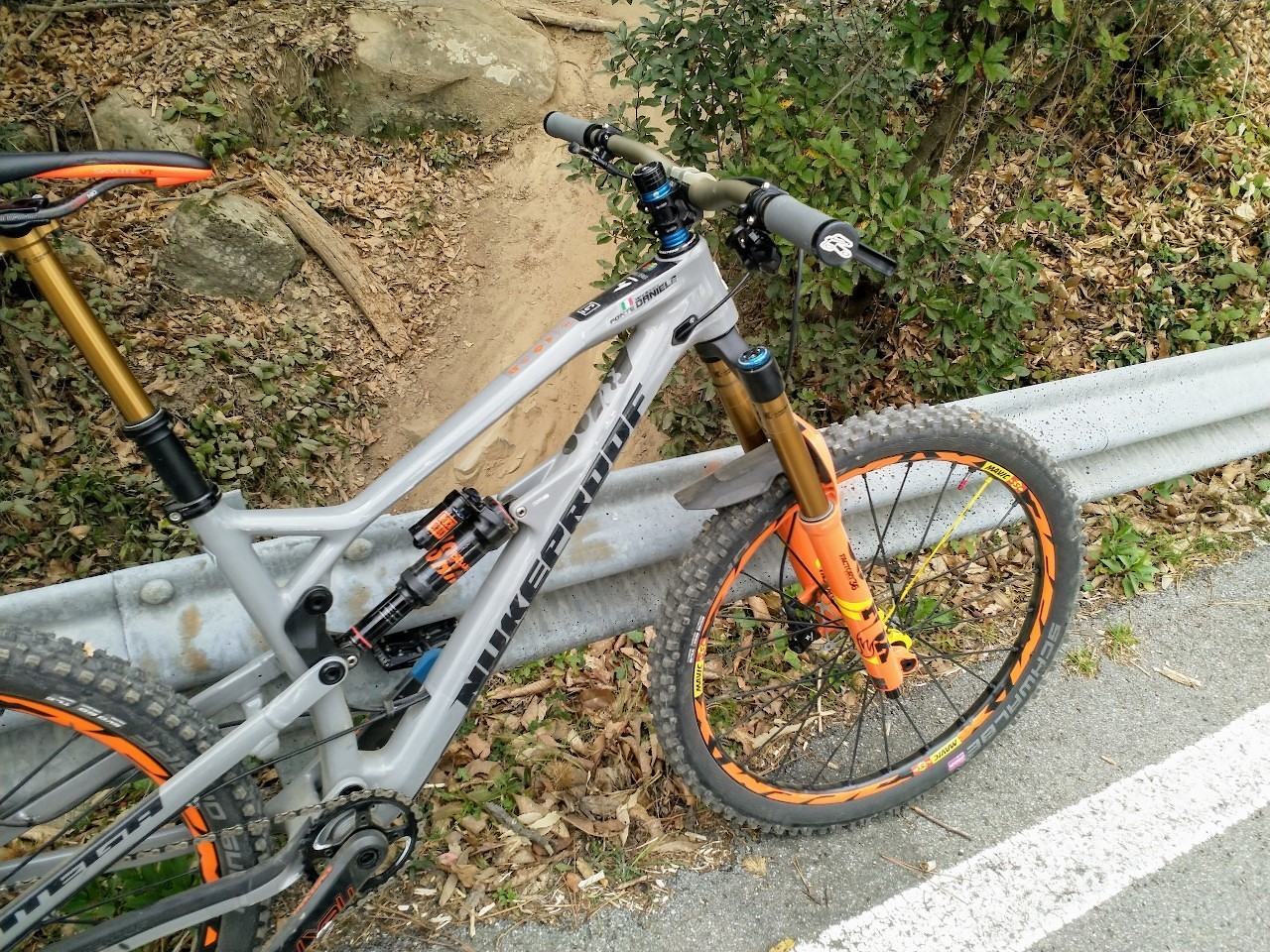 nukeproof mega carbon 275 - berserk's Bike Check - Vital MTB