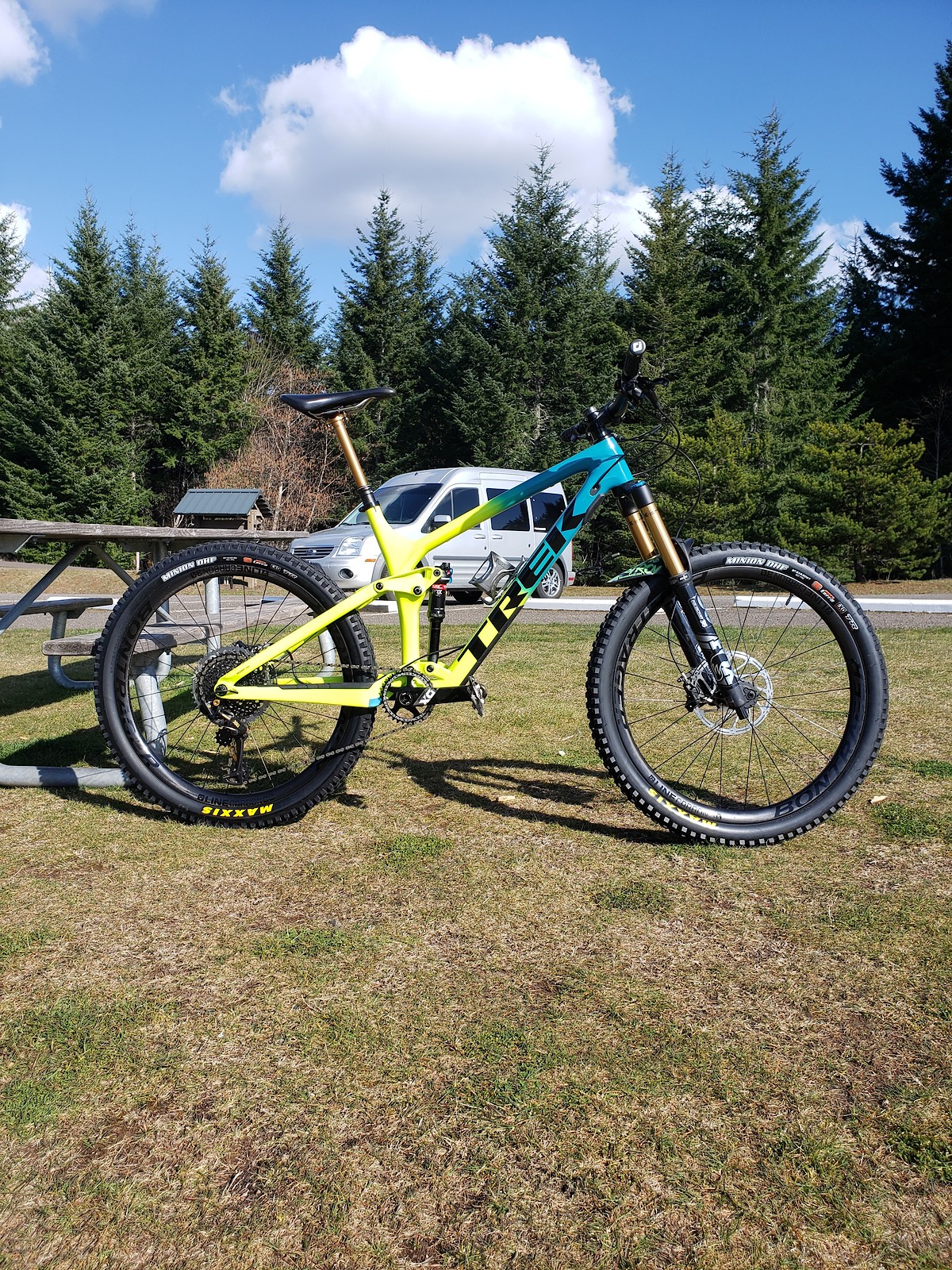 Modded 2020 Trek Remedy 9.8 - mEKamonkey's Bike Check - Vital MTB