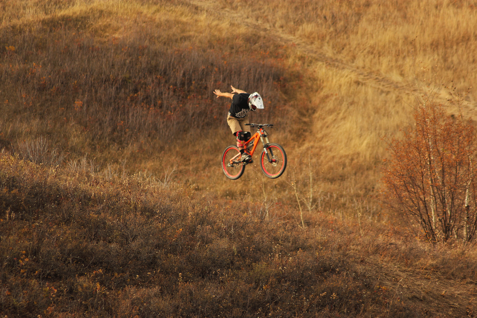 Tim No hands huge - kmak - Mountain Biking Pictures - Vital MTB