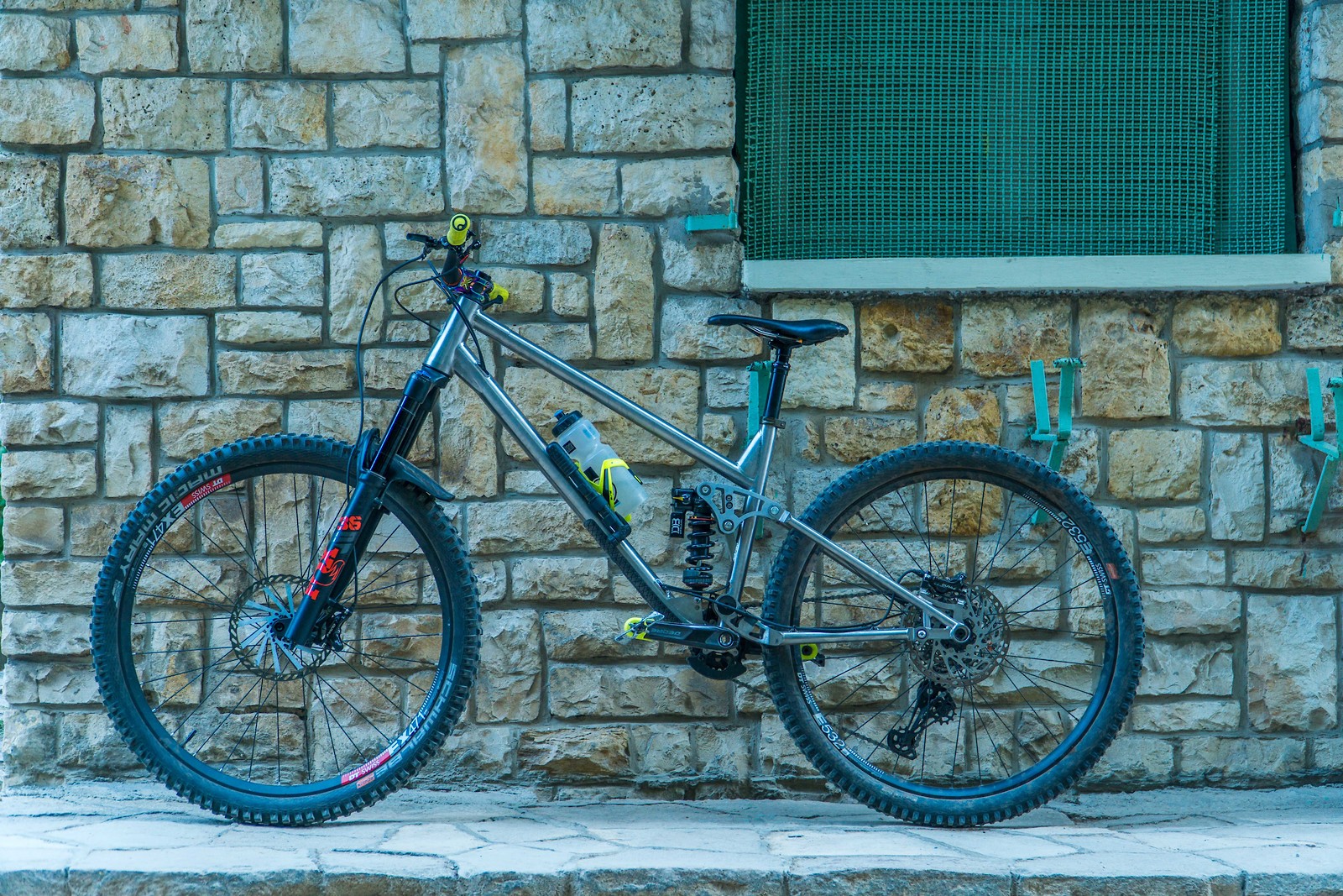 TITAN Cycles - GeeWin's Bike Check - Vital MTB