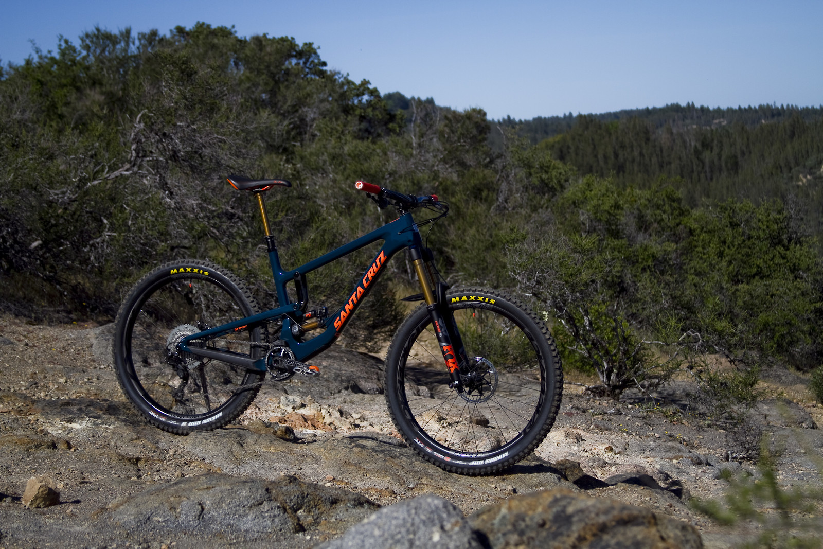 Custom 2018 Santa Cruz Nomad - The Duck's Bike Check - Vital MTB