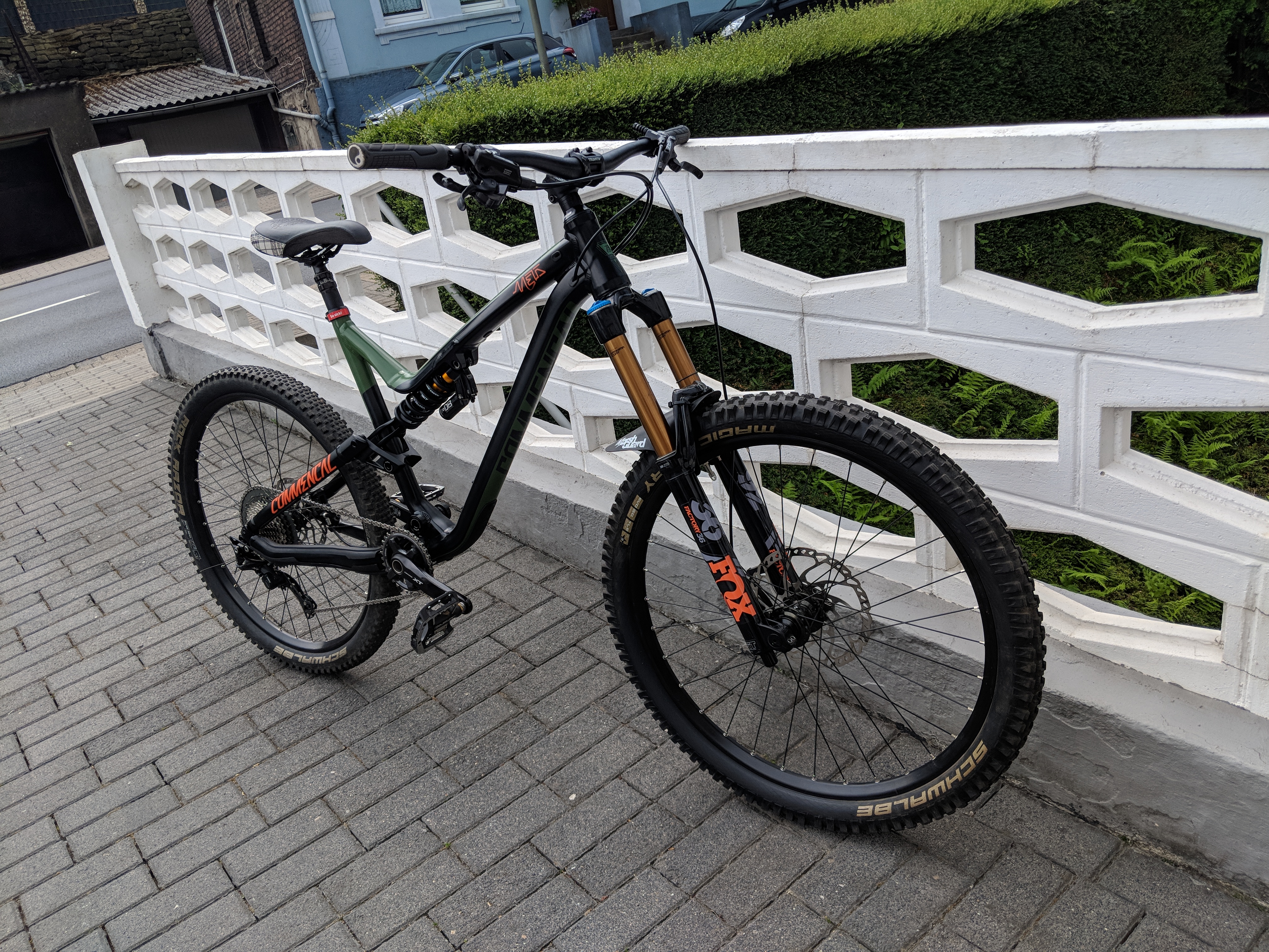 COMMENCAL Meta AM V4.2 British Columbia Edition - Fabian Meier's Bike ...