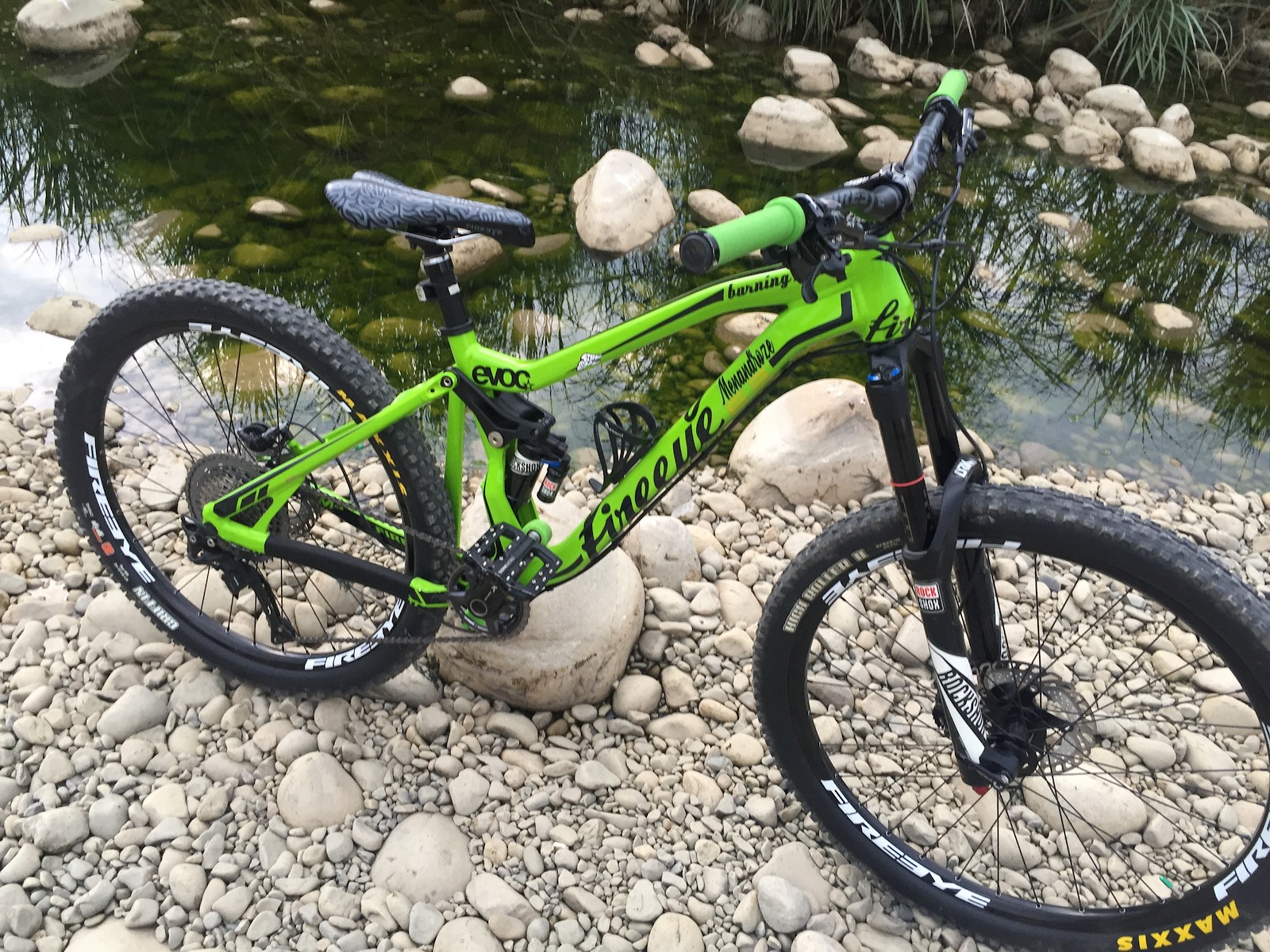 Fireeye burning am - Menard16's Bike Check - Vital MTB