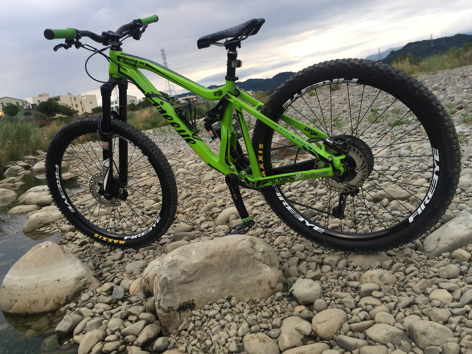 Fireeye burning am - Menard16's Bike Check - Vital MTB
