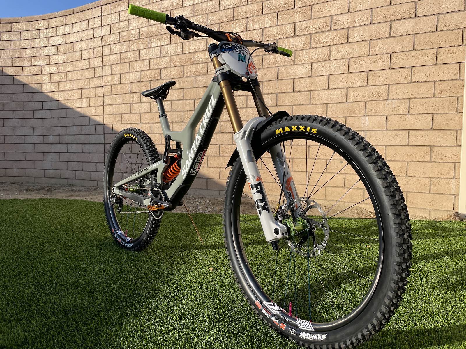 2021 Santa Cruz V10 (full custom build) - Chris_Byers's Bike Check ...