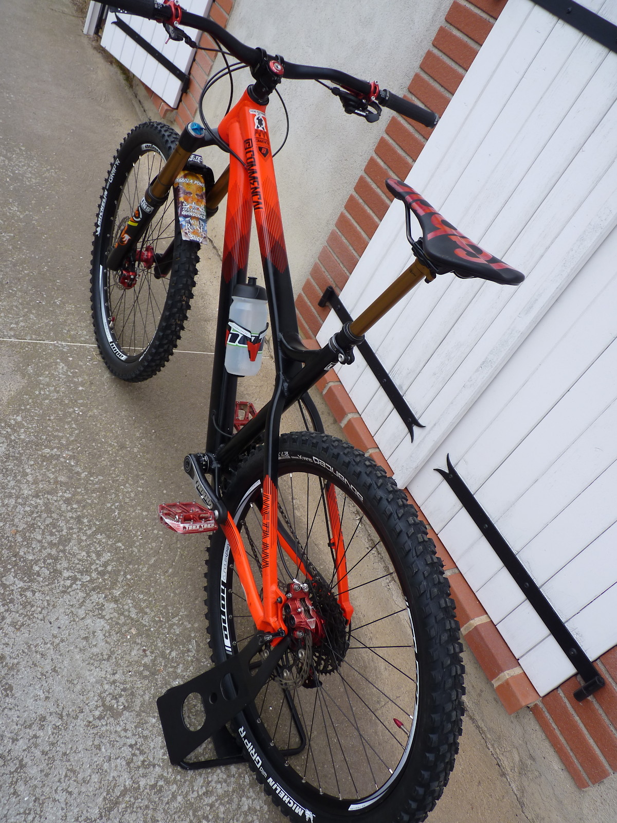 The Red Rocket - Commencal Hardtail - powney's Bike Check - Vital MTB