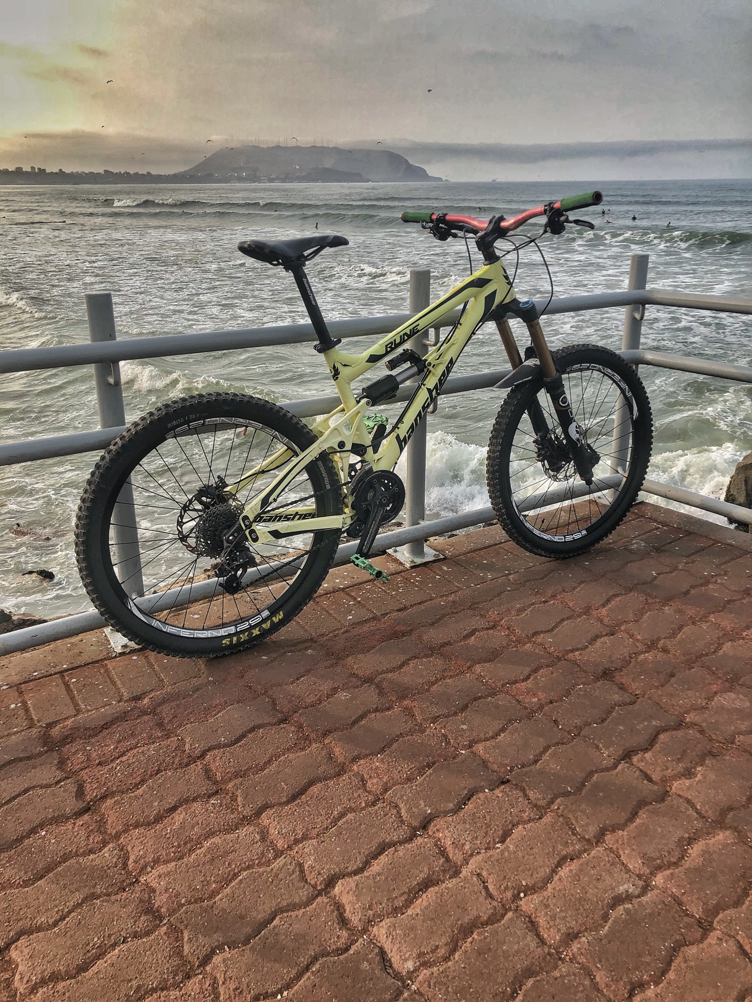 Banshee Rune V2 (2013) - srifai's Bike Check - Vital MTB