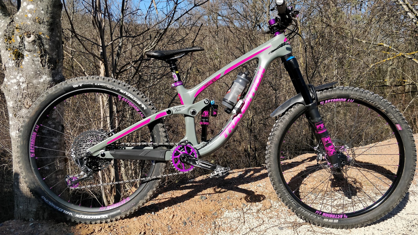 "Pink my ride" Transition Patrol Carbon - BlueCroumpf's Bike Check ...