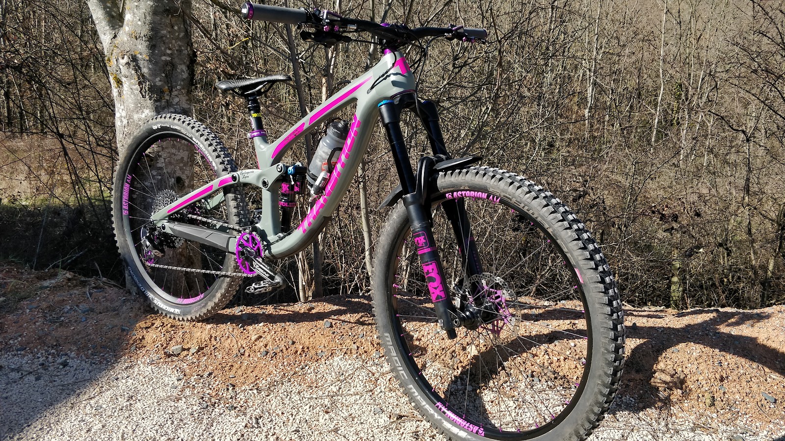 "Pink my ride" Transition Patrol Carbon - BlueCroumpf's Bike Check ...