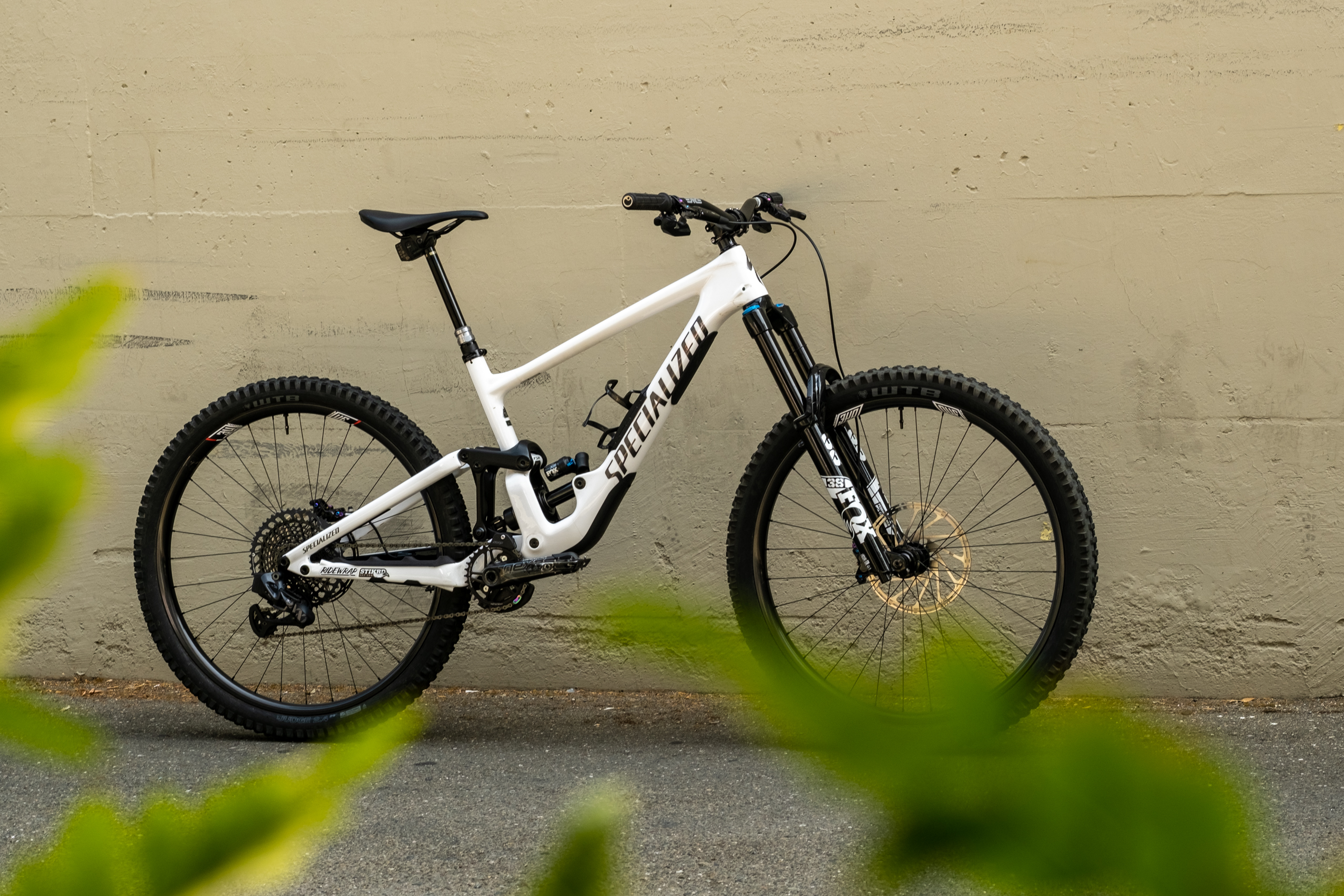 21' Stormtrooper AXS Enduro - Sean_Hornchek's Bike Check - Vital MTB