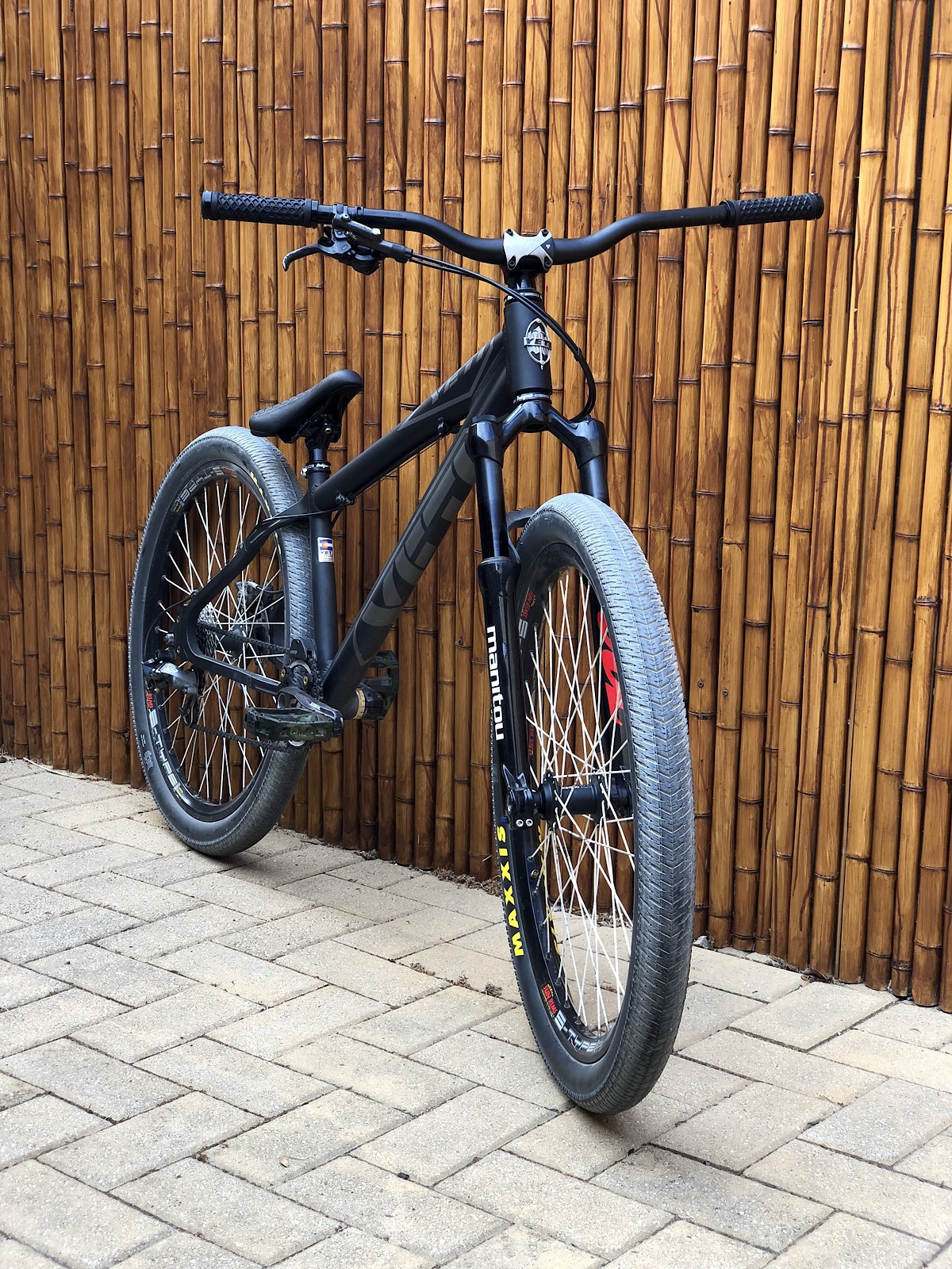 Yeti DJ - yetee91 - Mountain Biking Pictures - Vital MTB