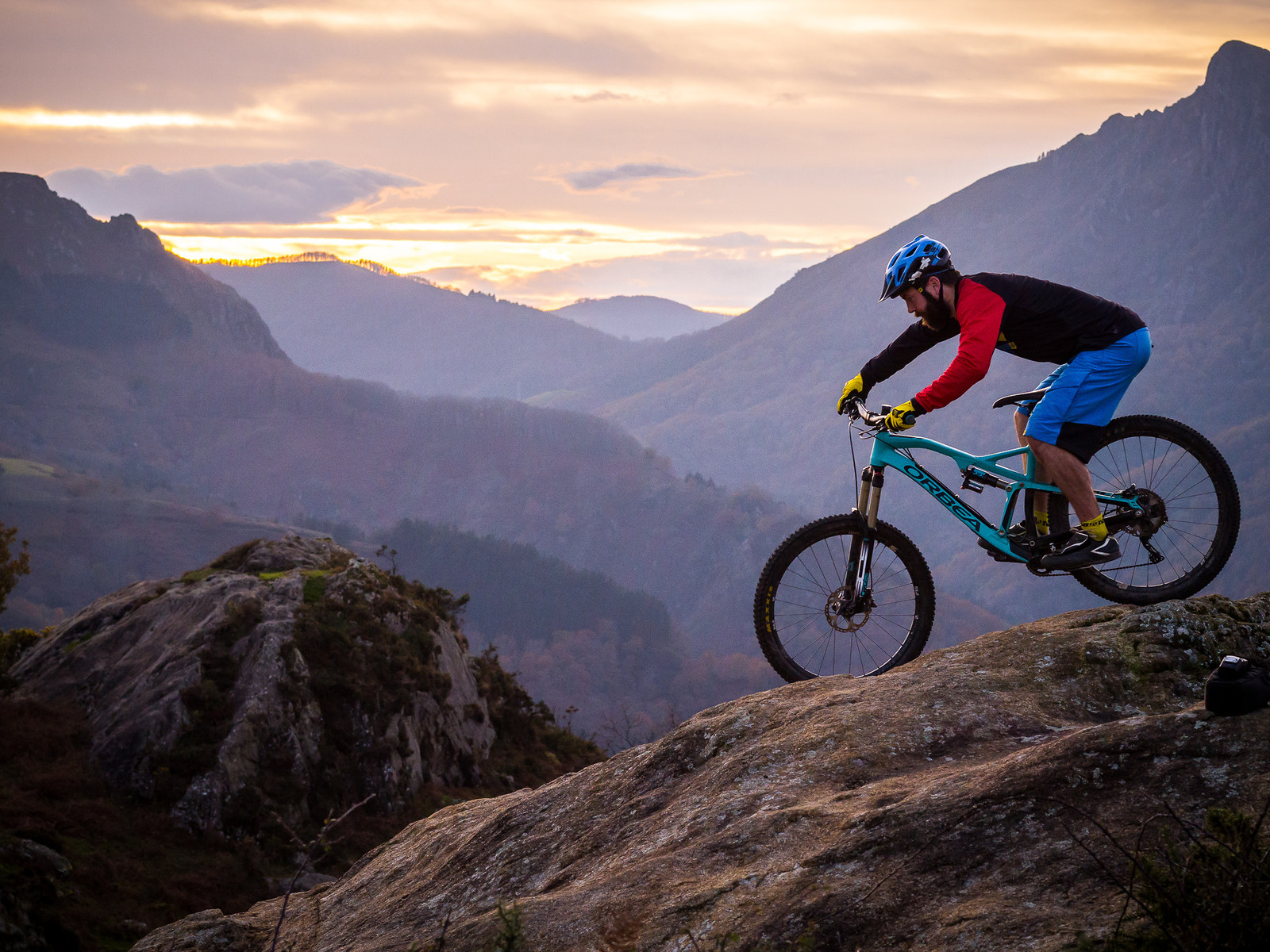 Mountains Behind My House - BasqueMTB - Mountain Biking Pictures ...