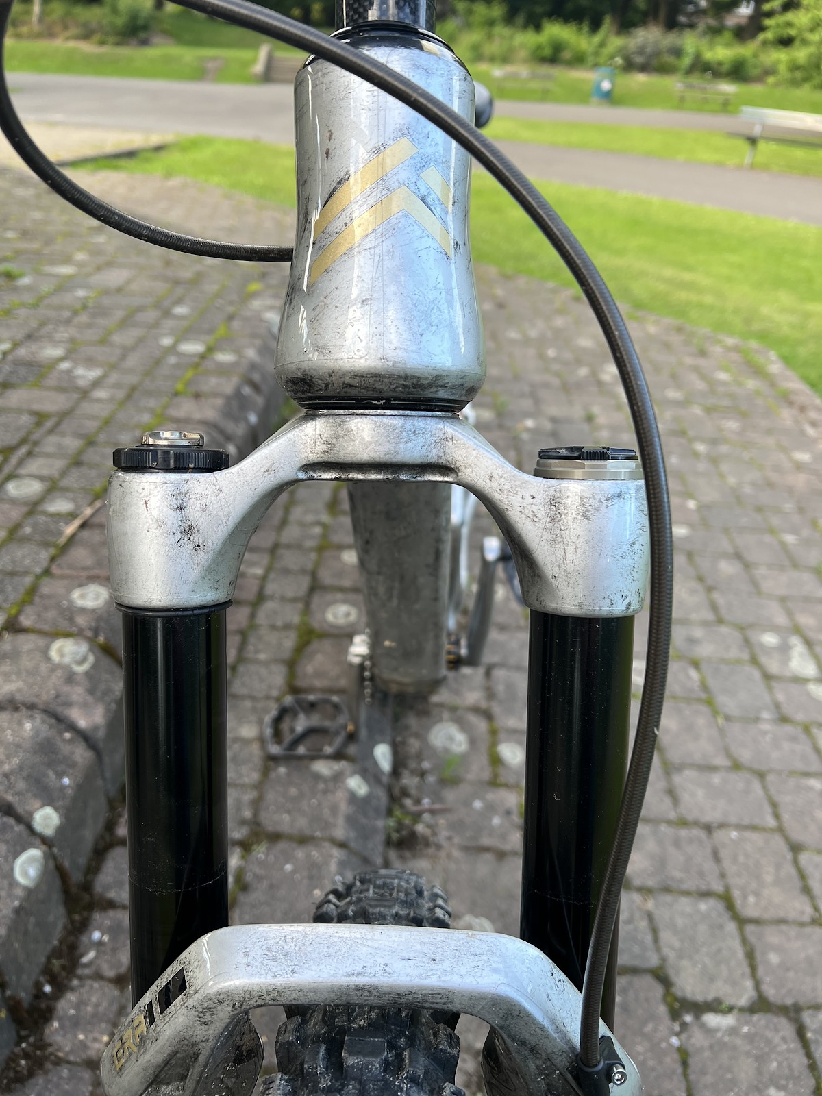 Steampunk Deviate Highlander 140 - Tom Howard's Bike Check - Vital MTB