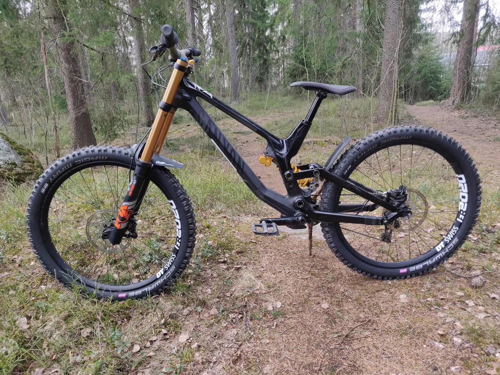 Plushed Canyon Sender Öhlins - kiltobin's Bike Check - Vital MTB