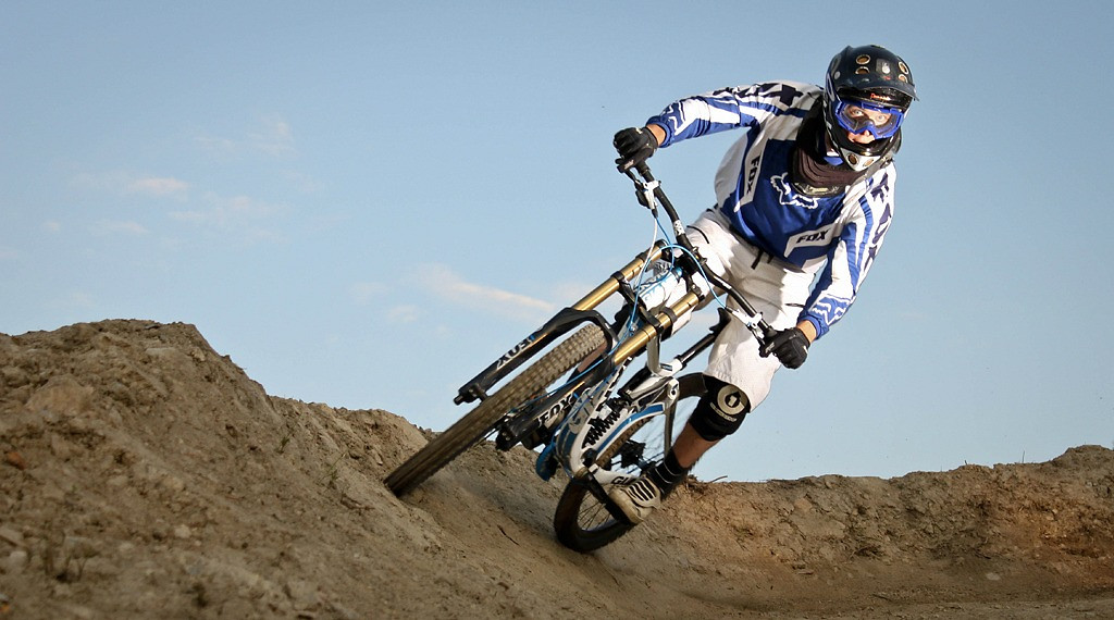 Jon hitting the berm - Ledmatte - Mountain Biking Pictures - Vital MTB