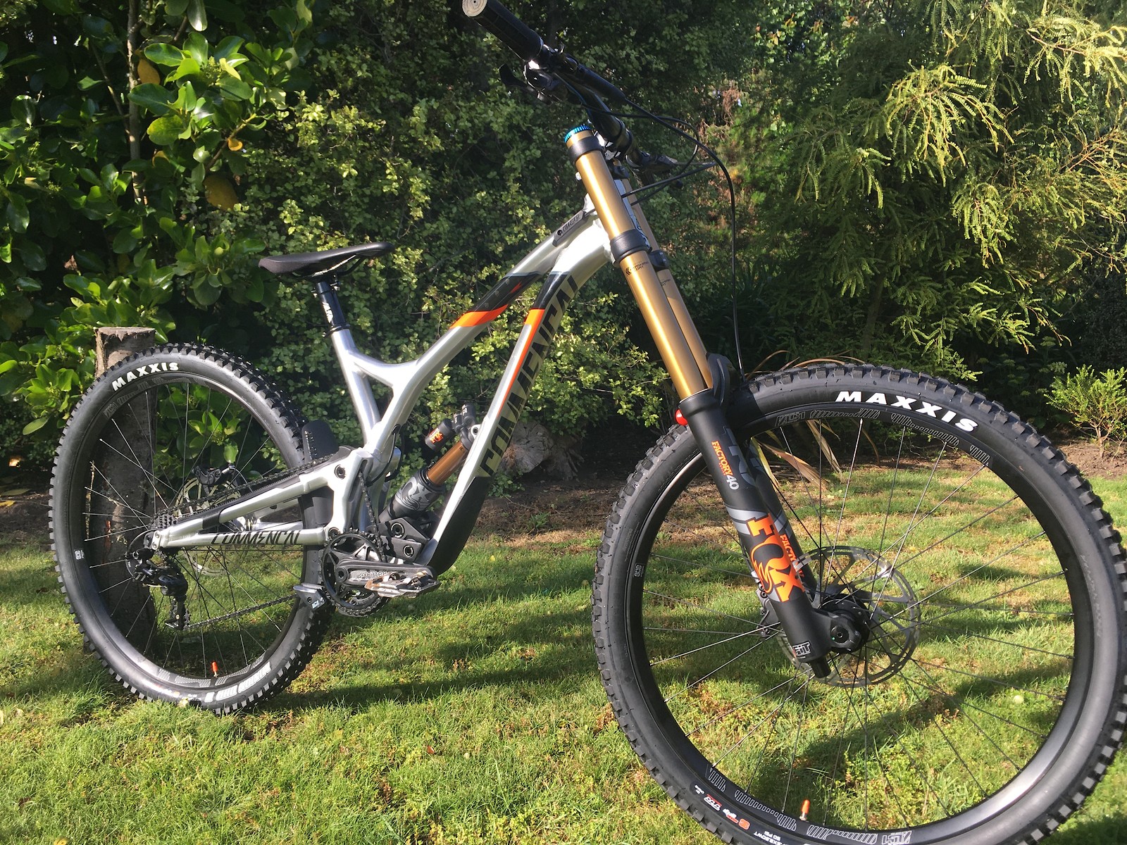 Commencal Supreme V4.2 2018 - RideLoose's Bike Check - Vital MTB