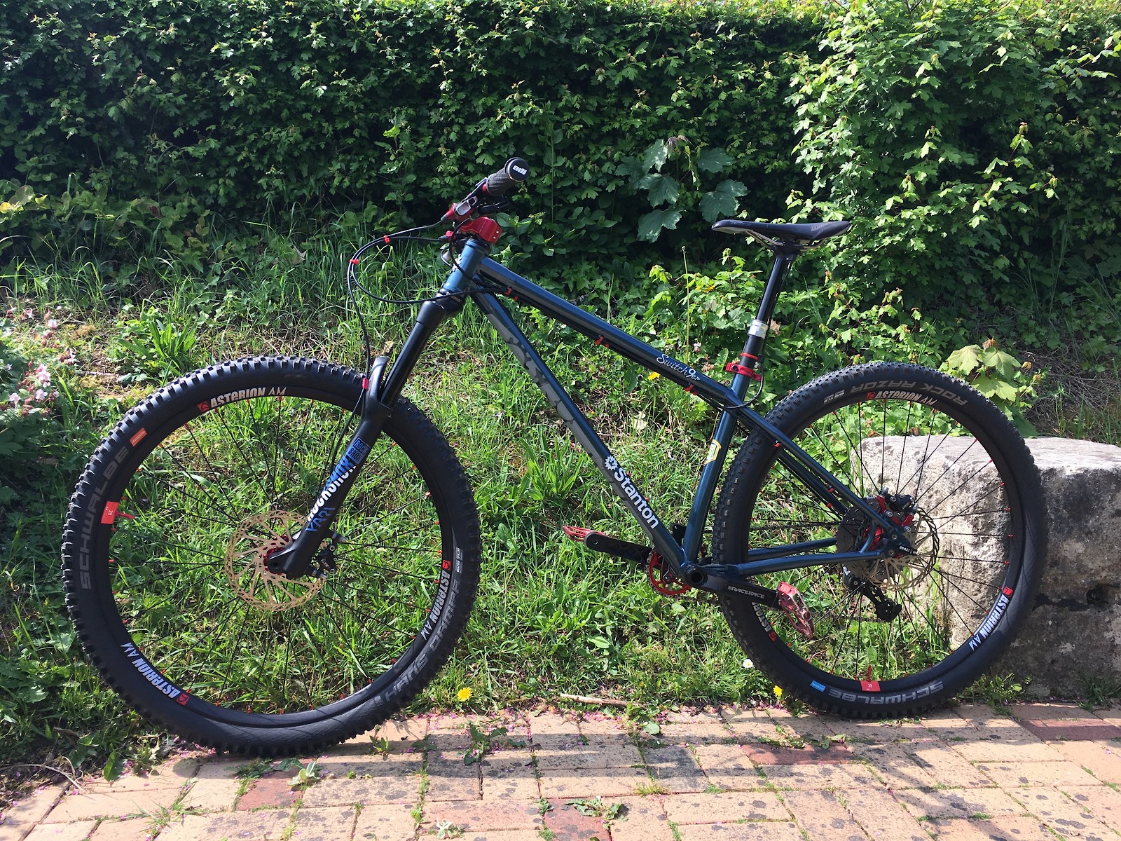Stanton Switch9er (Steel) - HLC's Bike Check - Vital MTB